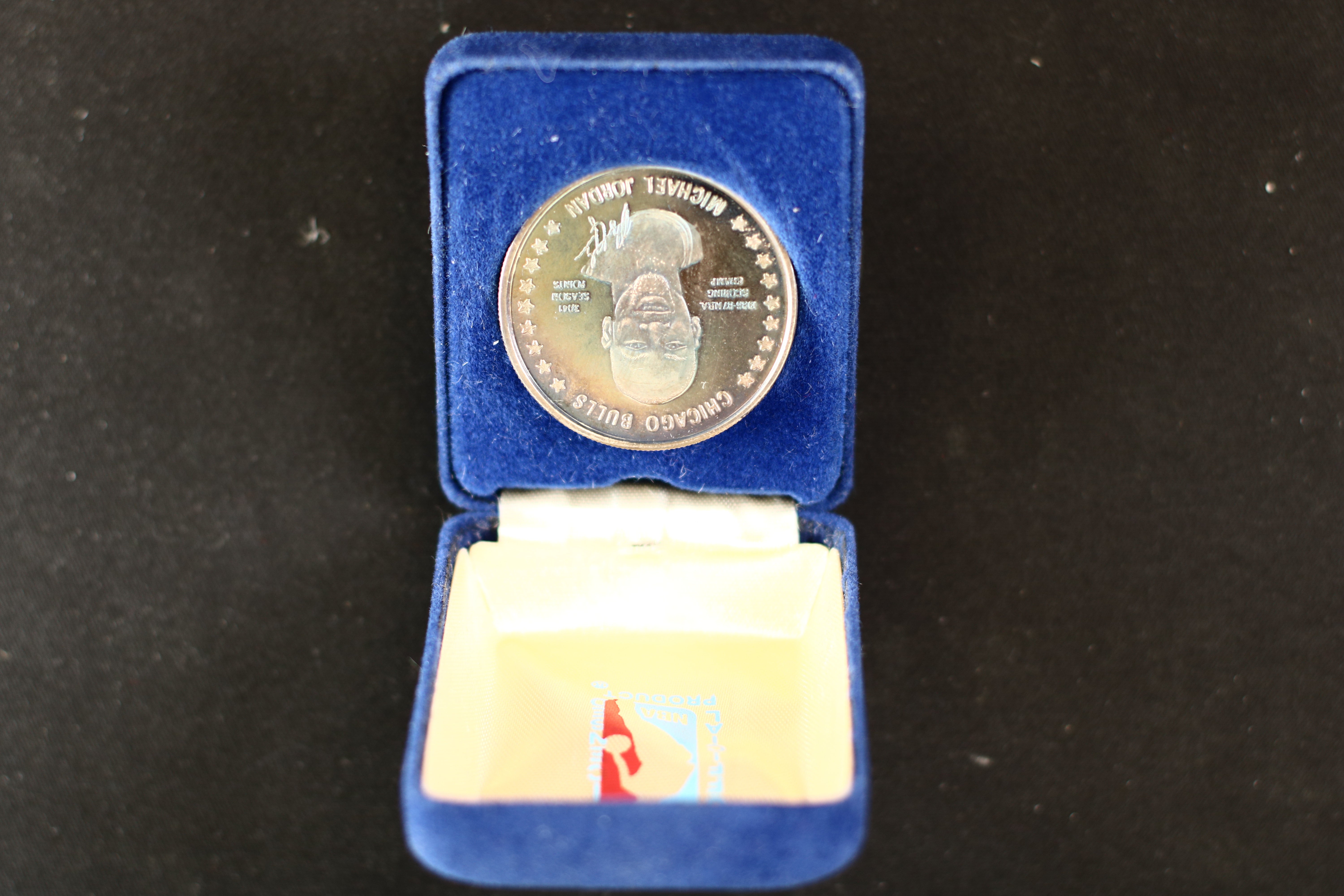 Michael Jordan 1986-87 NBA Scoring Champ Commemorative 1oz Silver Bull ...
