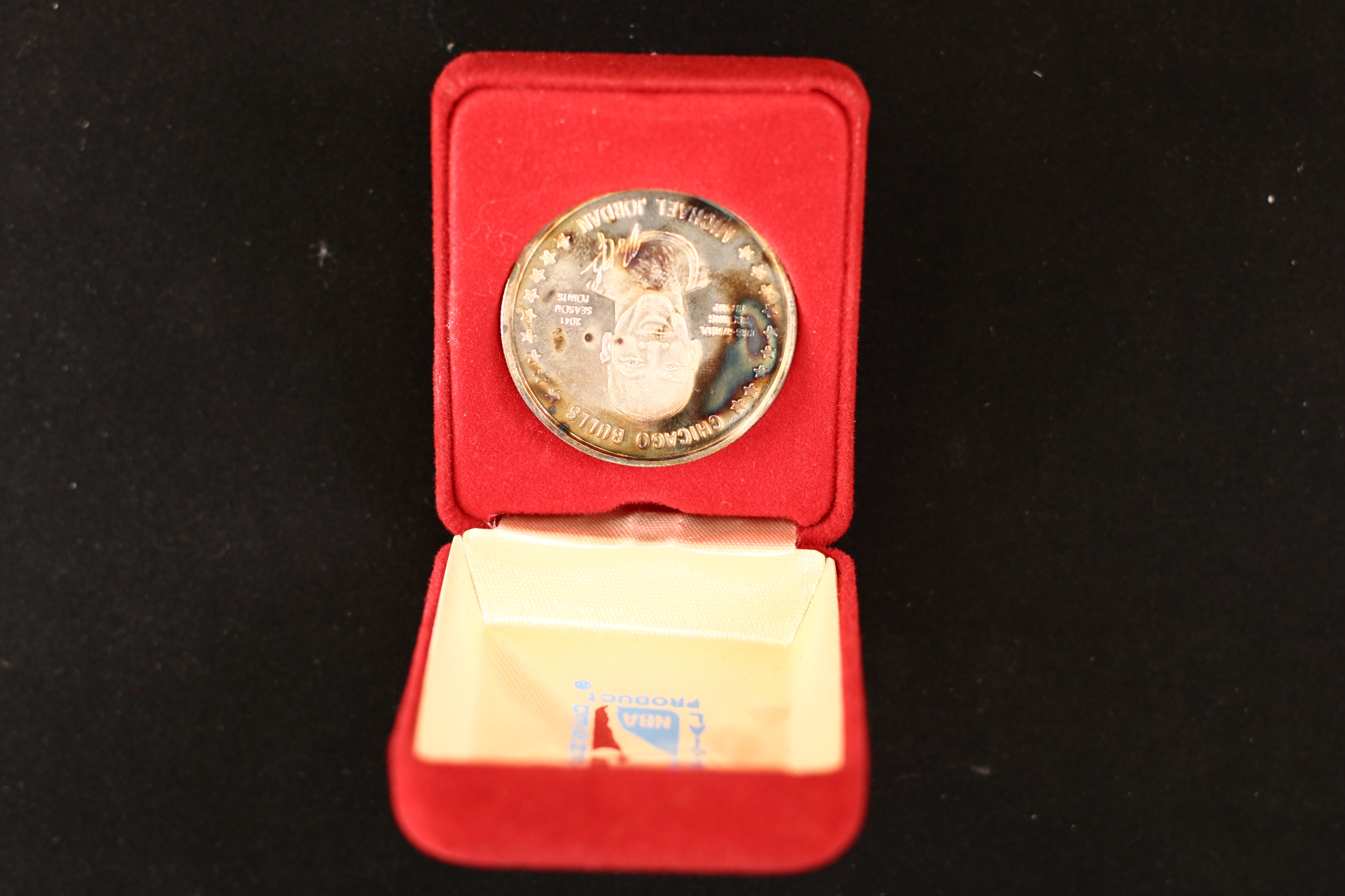 Michael Jordan 1986-87 NBA Scoring Champ Commemorative 1oz Silver Bull ...